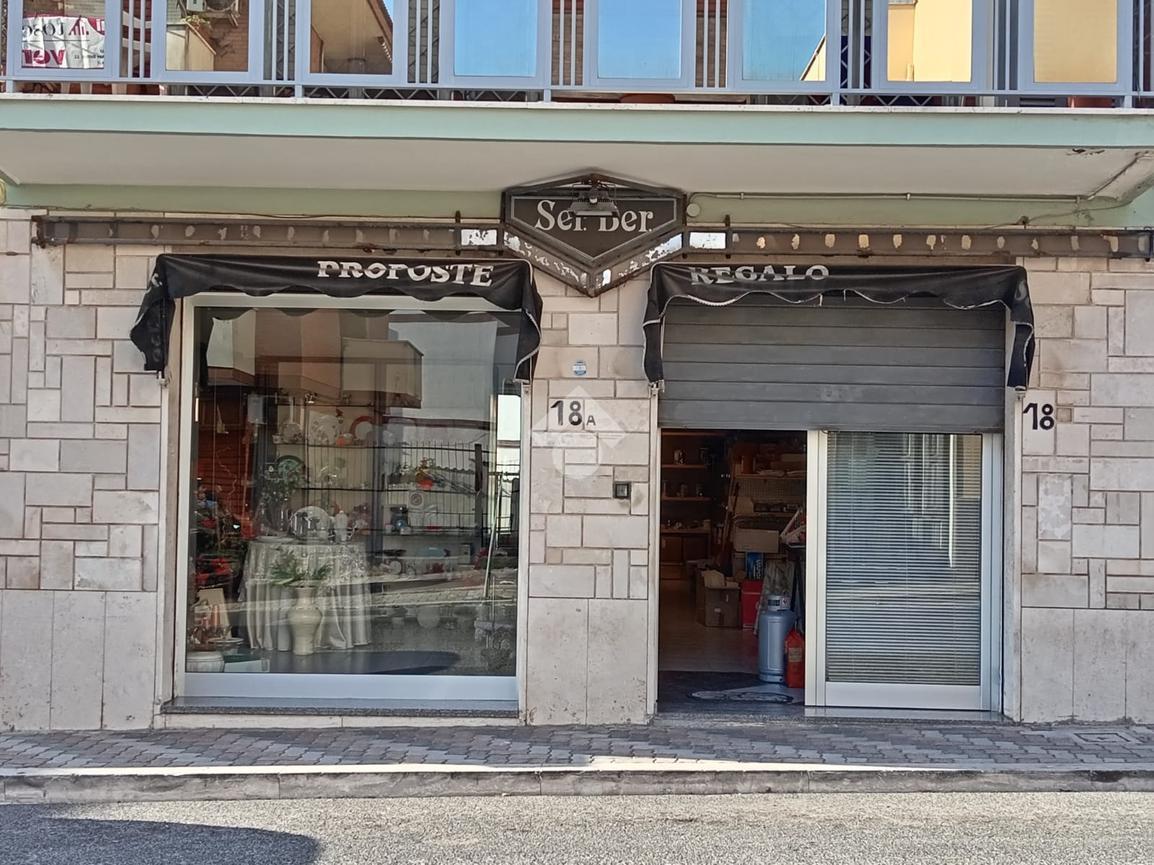 Negozio in vendita a Anzio
