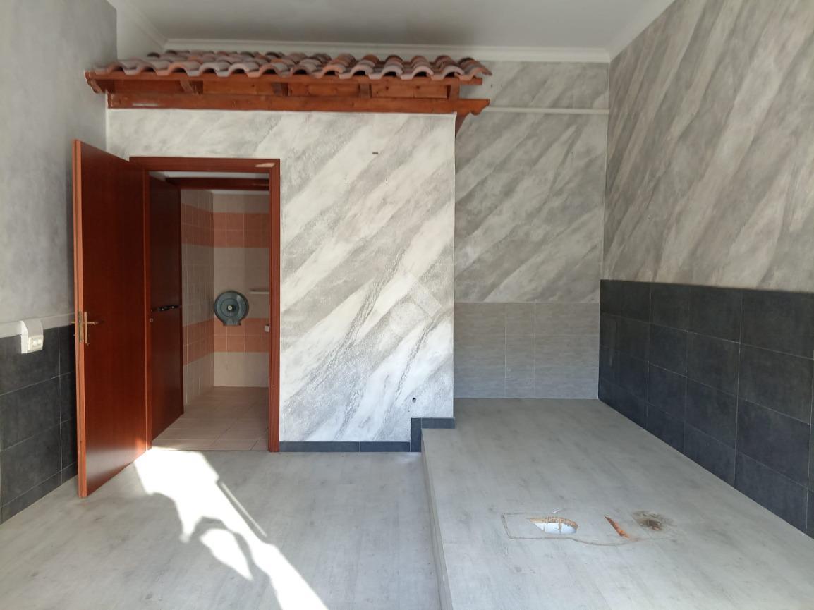 Negozio in vendita a Nettuno