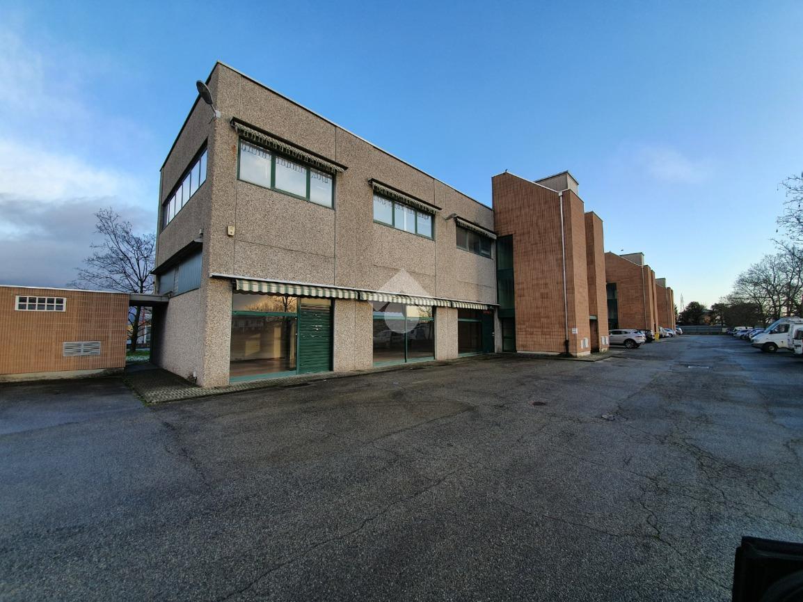 Capannone in vendita a Ivrea