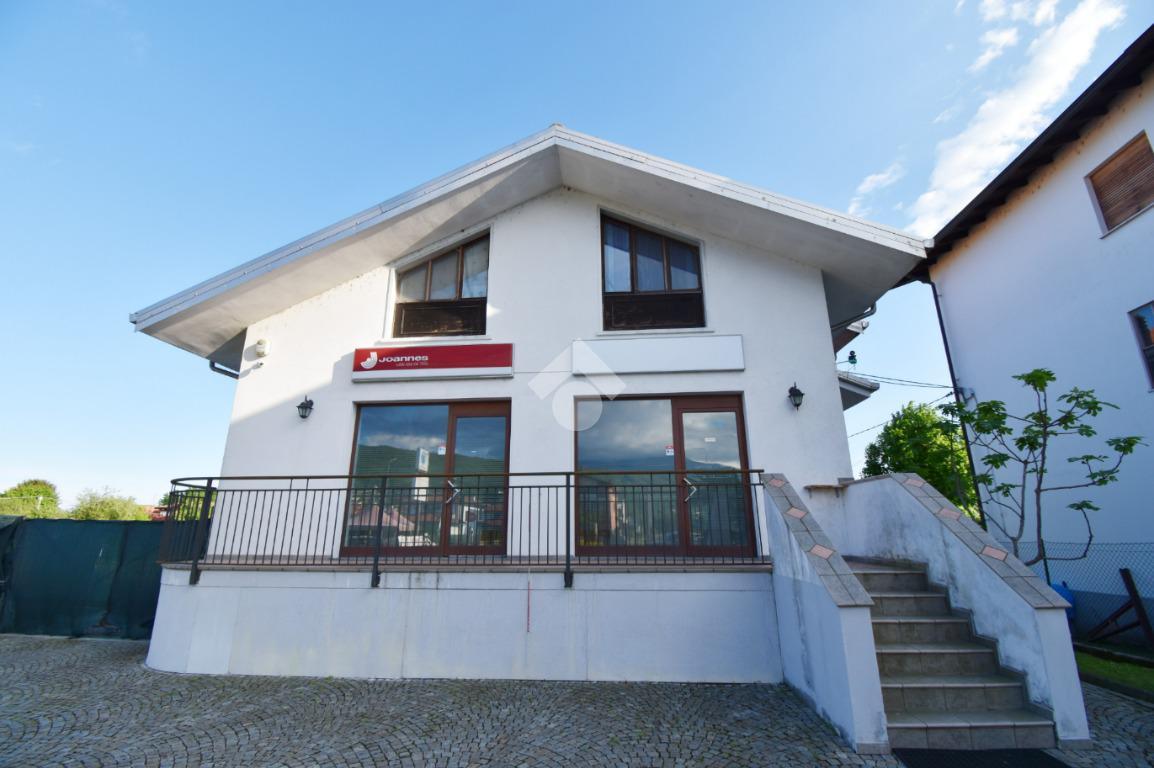 Negozio in affitto a Bollengo