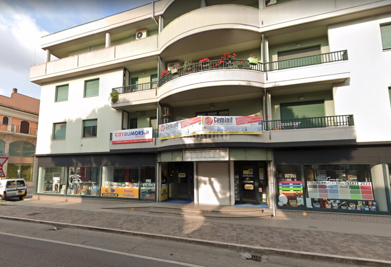 Negozio in affitto a Roseto Degli Abruzzi