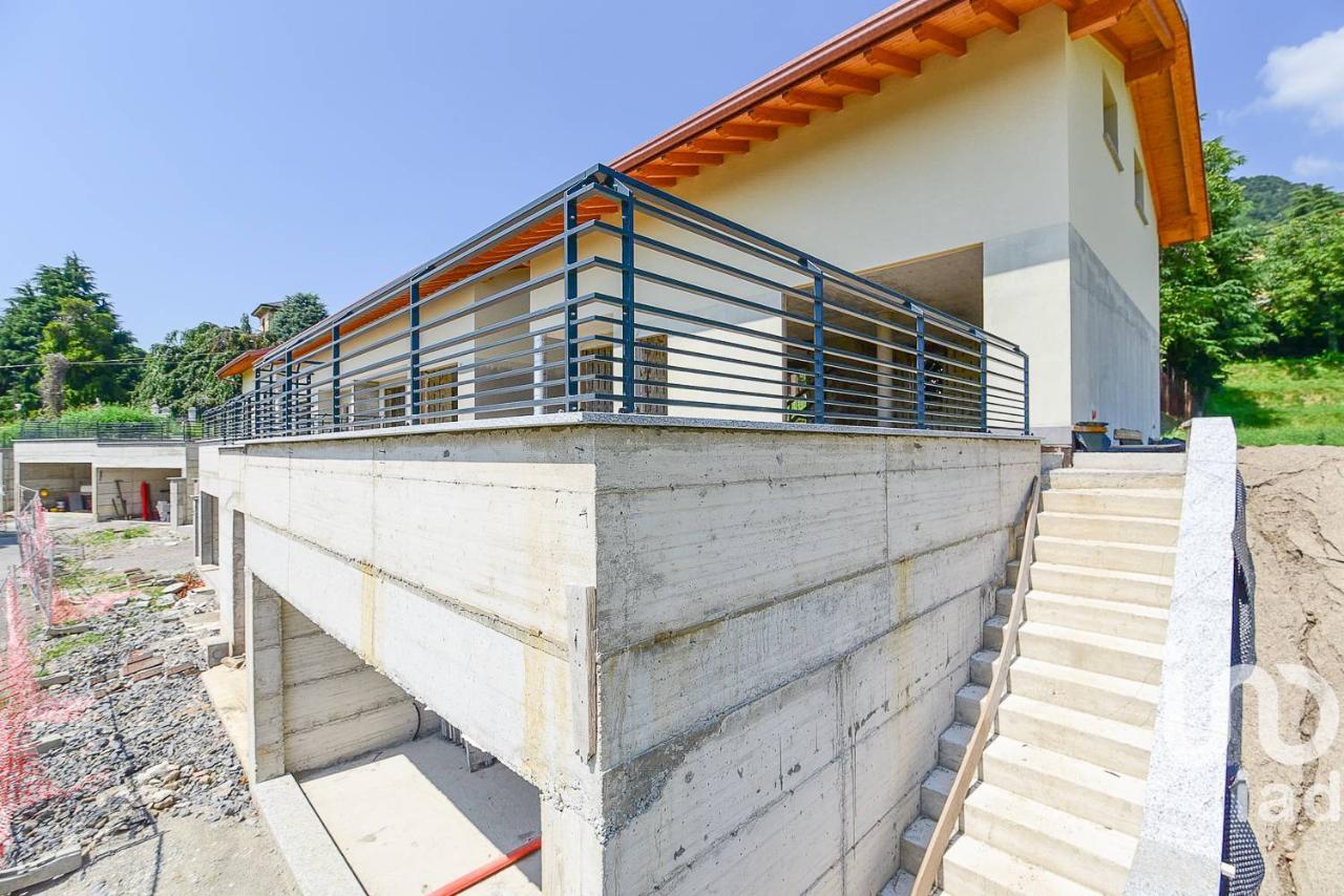 Villa in vendita a Erba