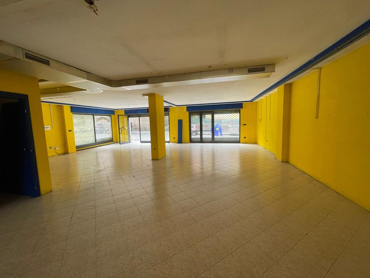 Esercizio commerciale in vendita a Sassari