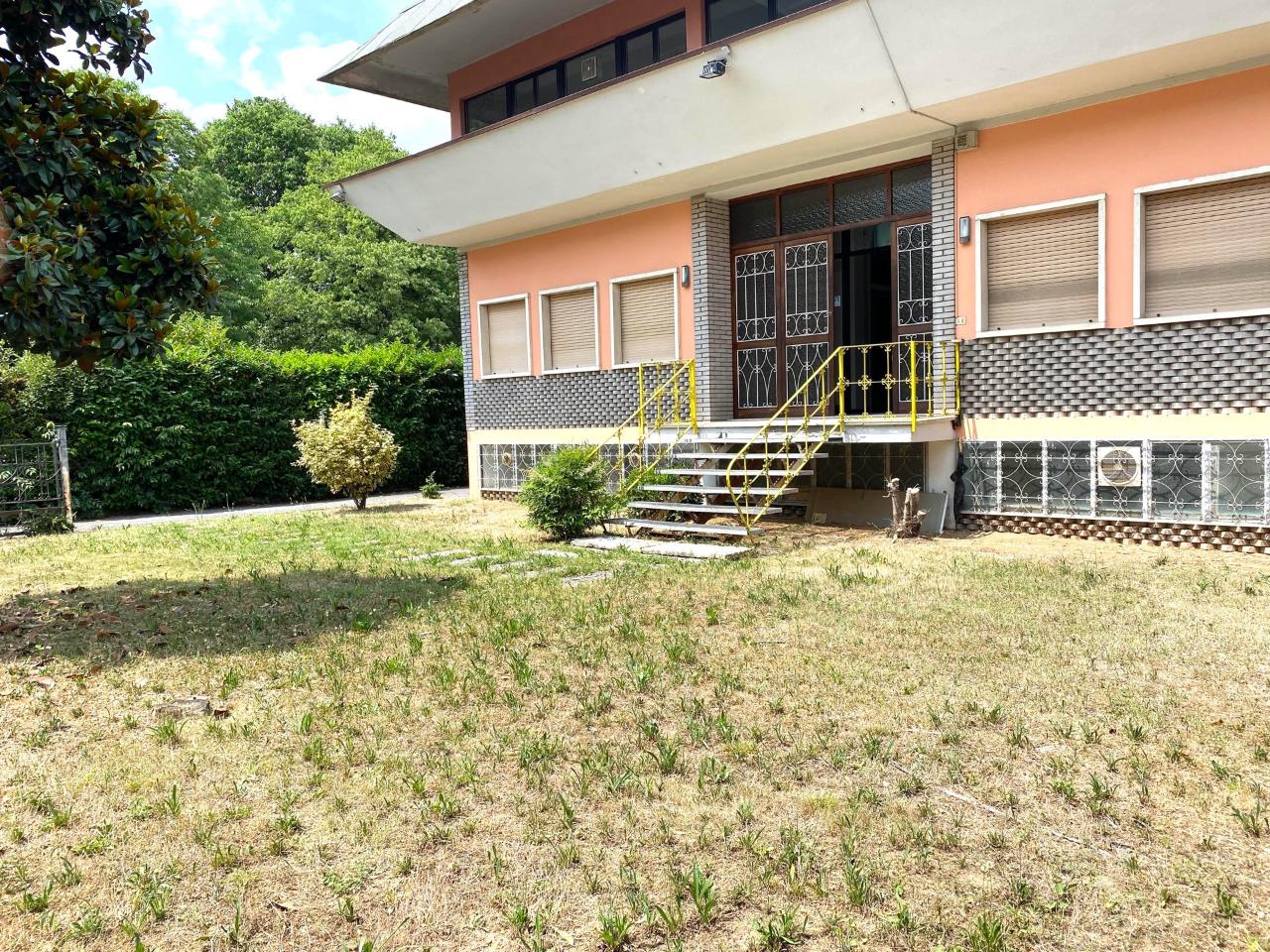 Negozio in vendita a Palazzolo Sull'Oglio