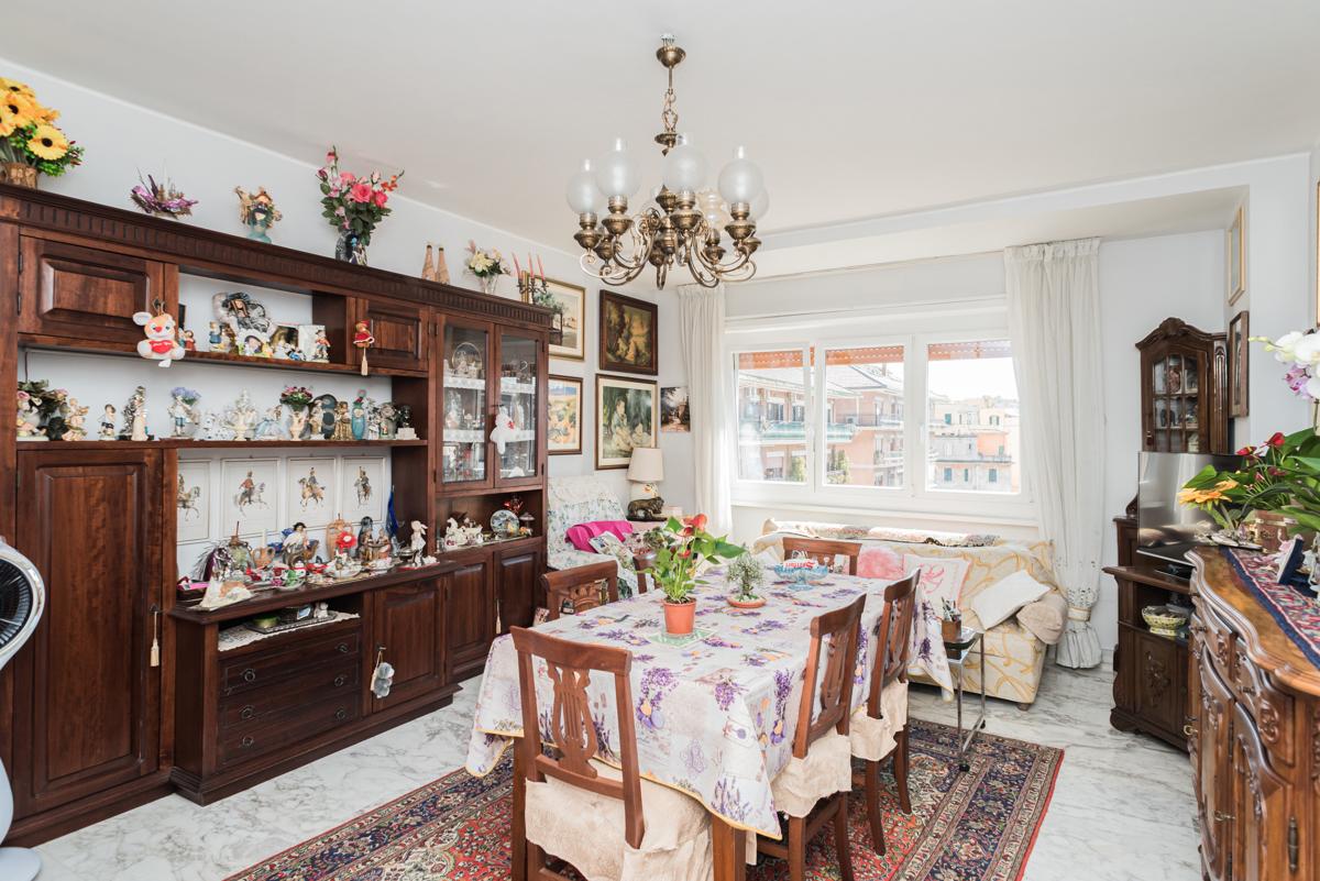 Trilocale in Viale Libia 98, Roma