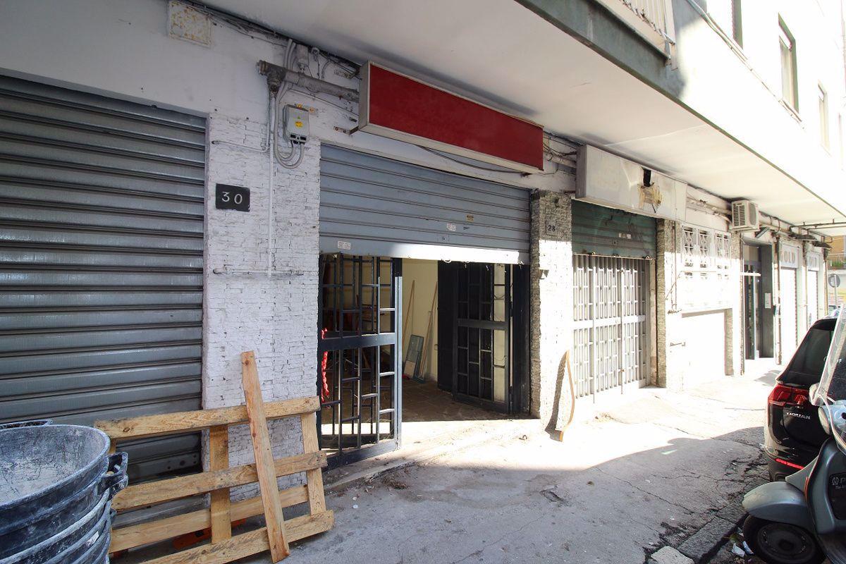 Negozio in vendita a Napoli