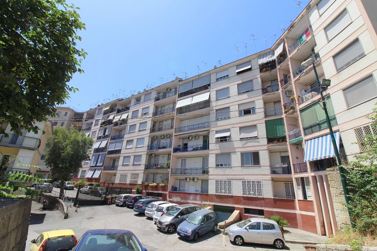 Appartamento in vendita a Napoli