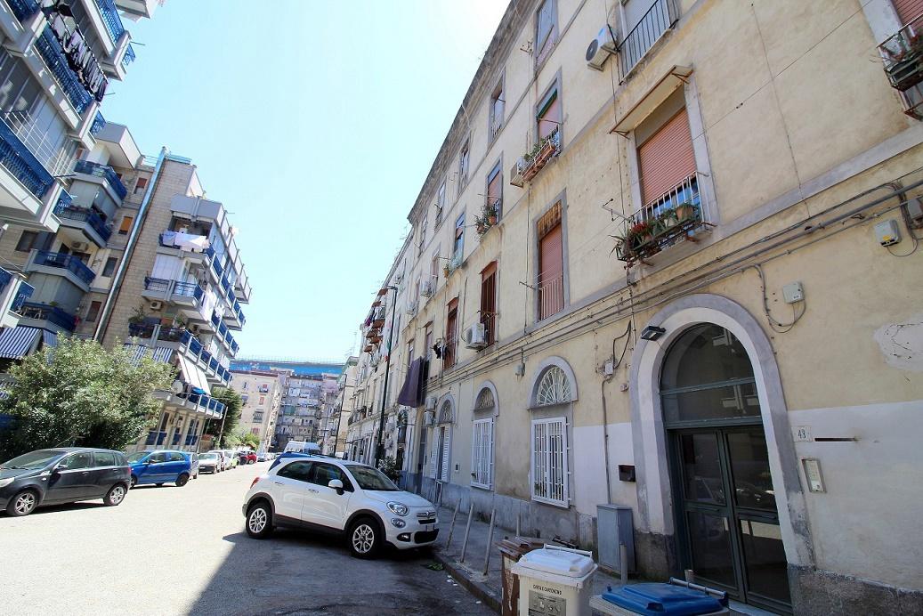 Appartamento in vendita a Napoli