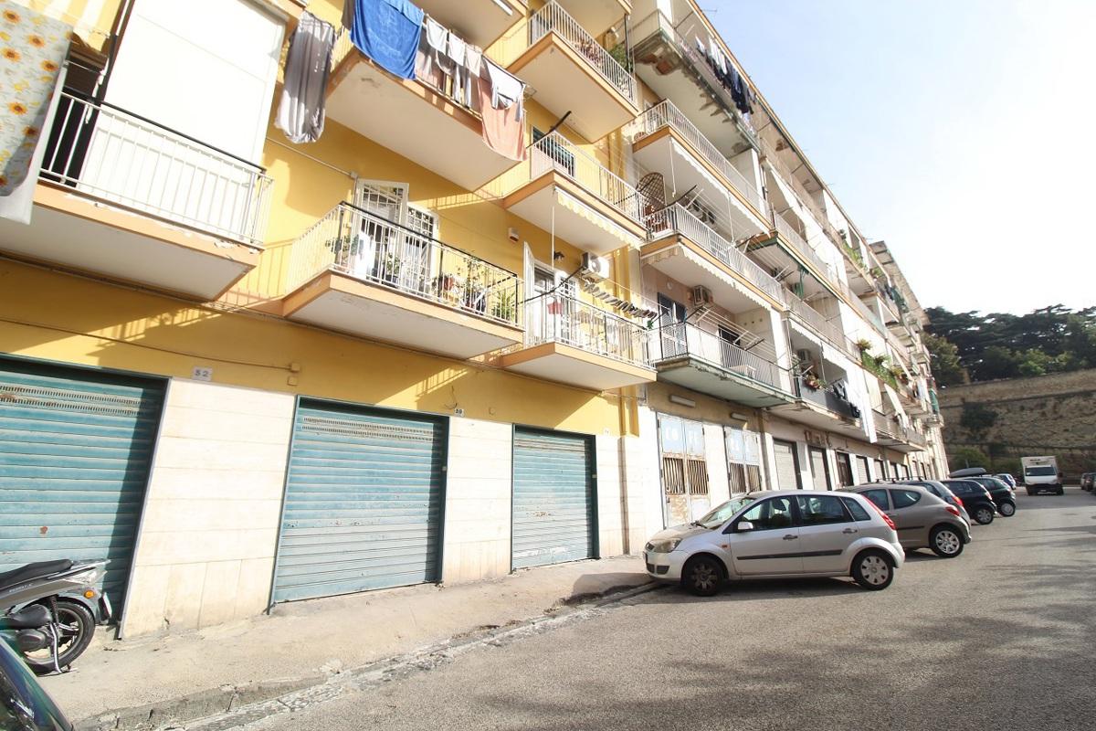 Negozio in vendita a Napoli