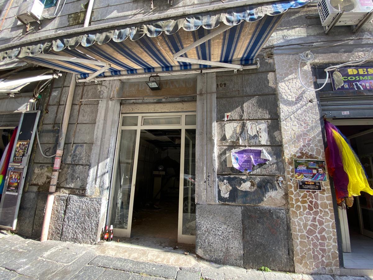 Negozio in vendita a Napoli