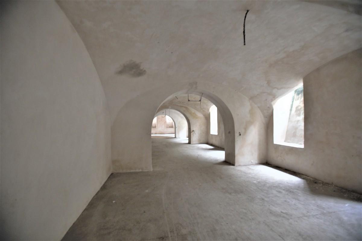 Magazzino in affitto a Napoli