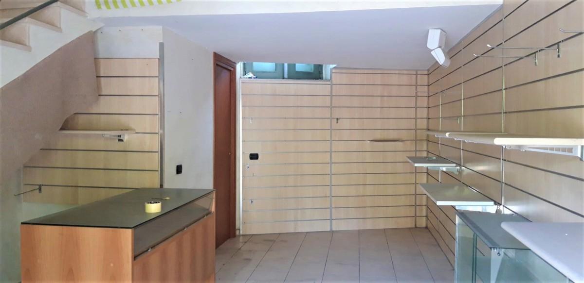 Negozio in vendita a Napoli