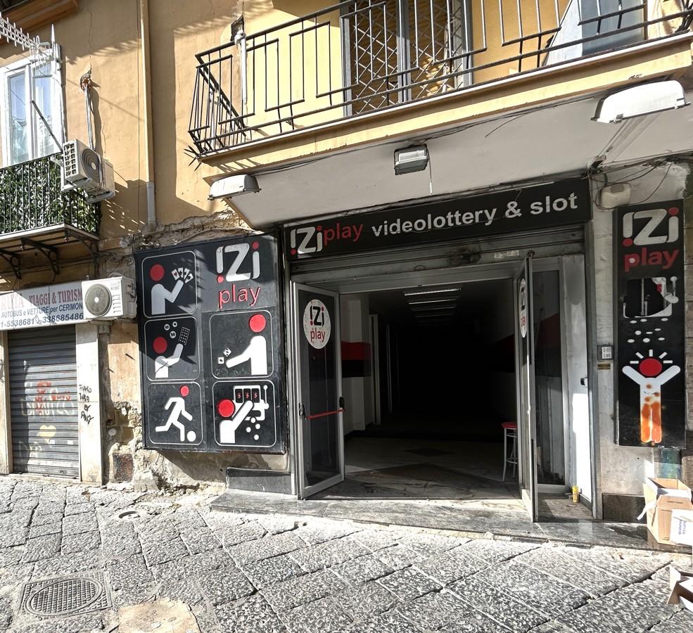 Negozio in vendita a Napoli