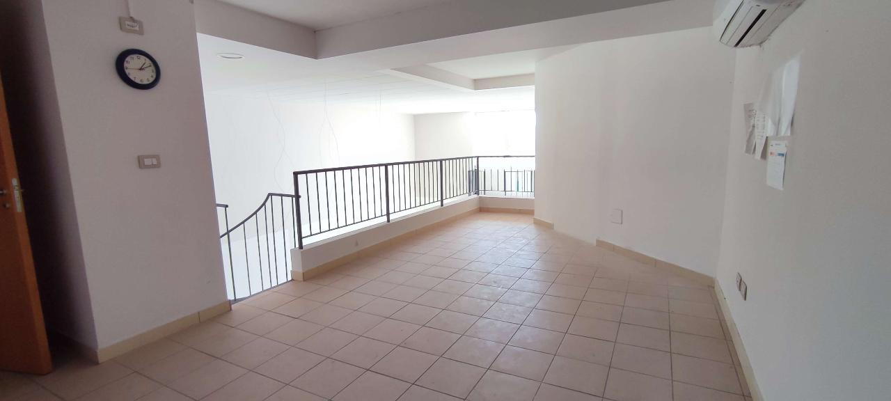 Negozio in affitto a Livorno