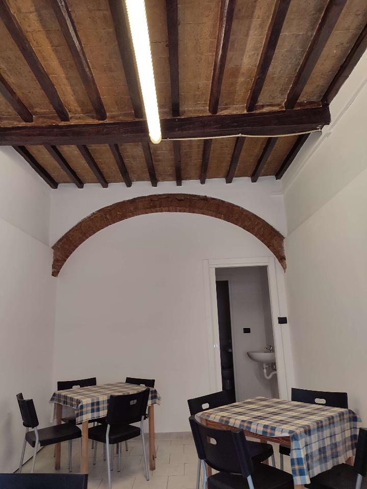 Negozio in affitto a Livorno