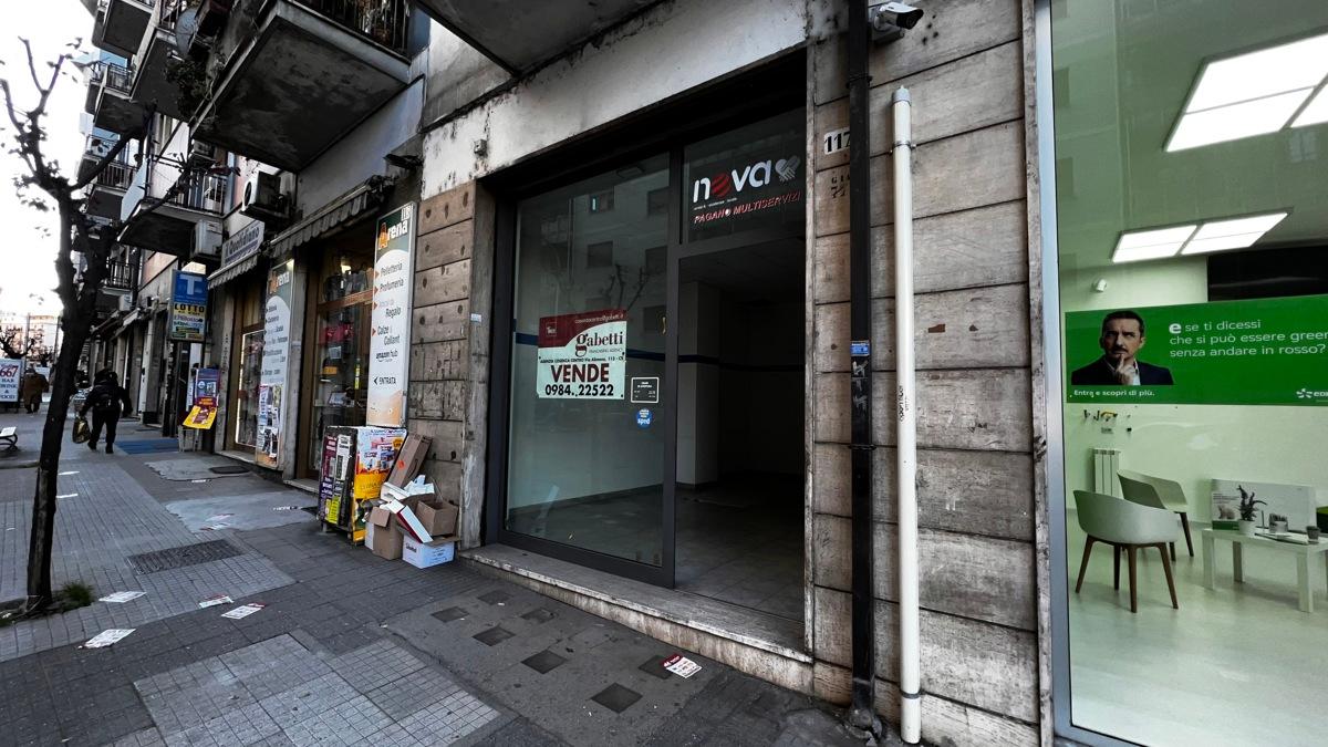 Magazzino in vendita a Cosenza
