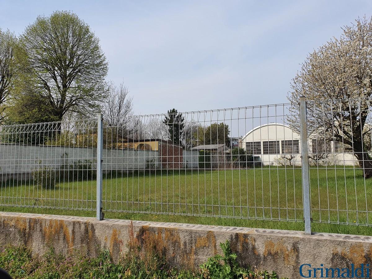 Capannone in vendita a Ossona