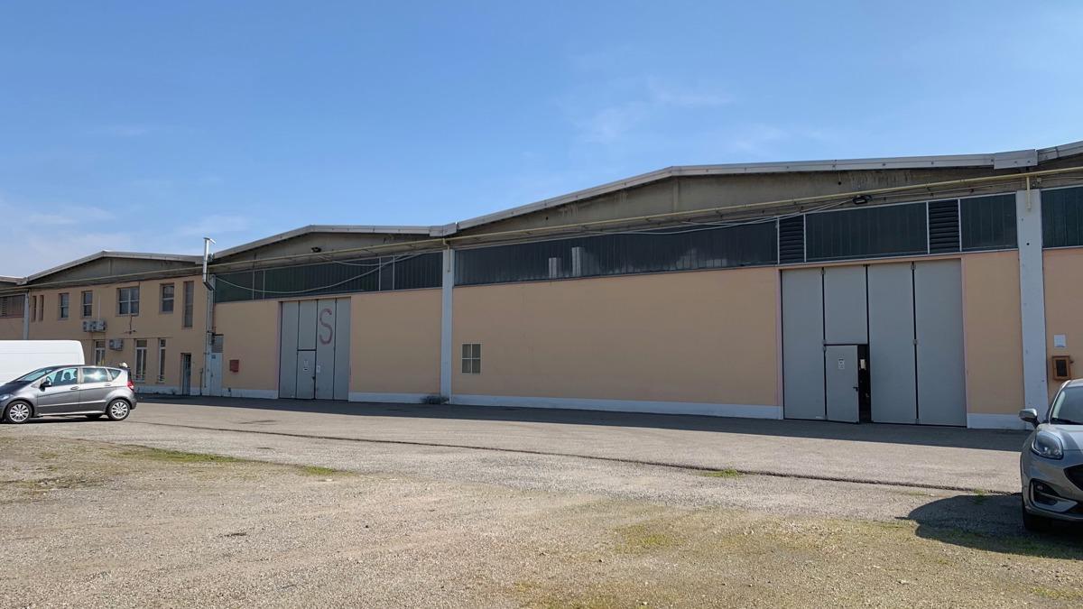 Capannone in affitto a Limbiate