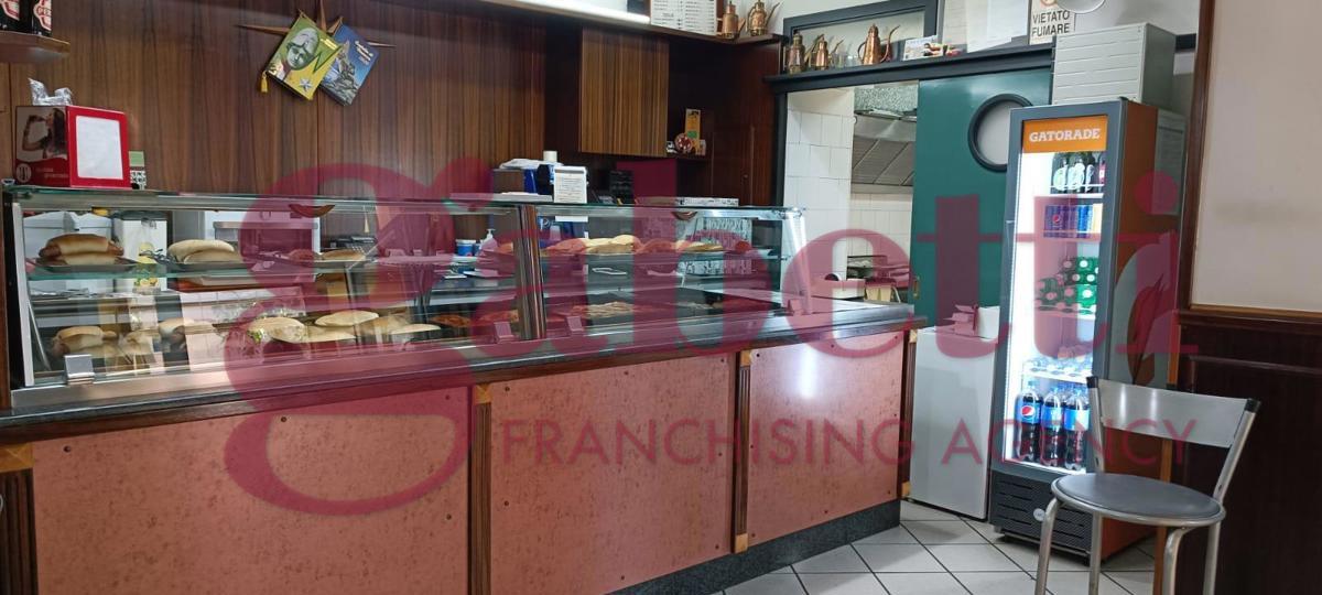 Esercizio commerciale in vendita a Caserta