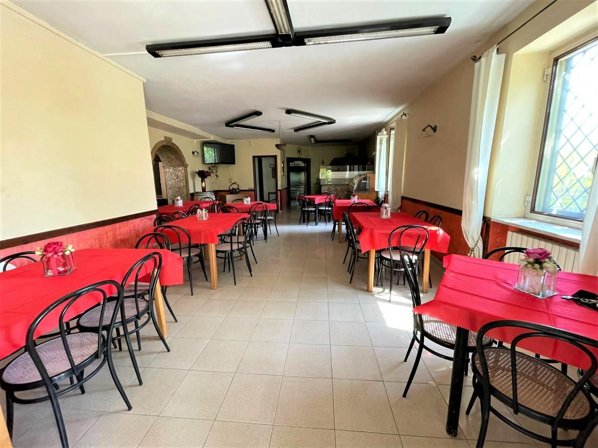 Esercizio commerciale in affitto a San Martino Valle Caudina