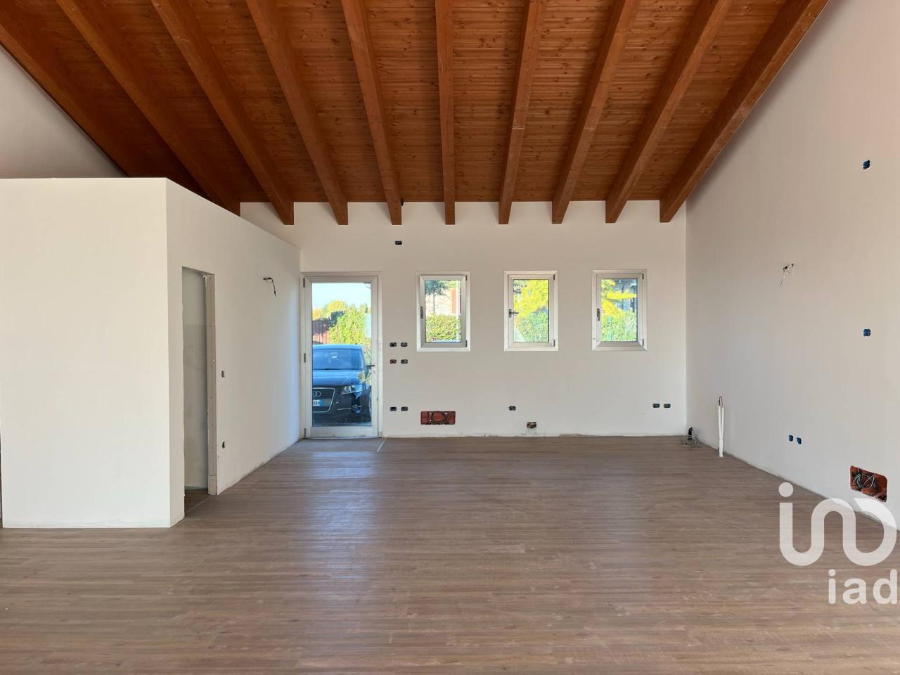 Ufficio in affitto a Castiglione Delle Stiviere