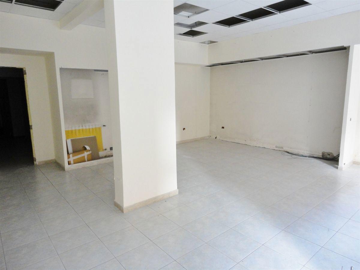 Negozio in affitto a Roma