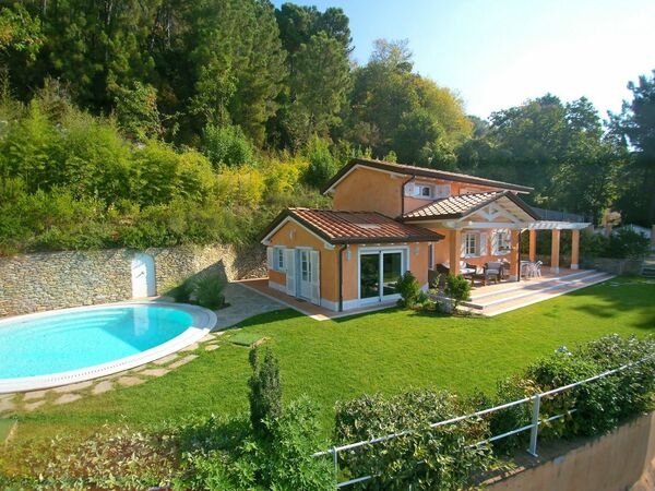 Villa in vendita a Aci Catena