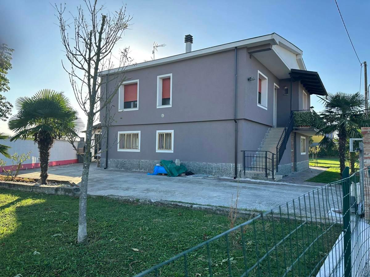 Villa in vendita a San Cipriano Po