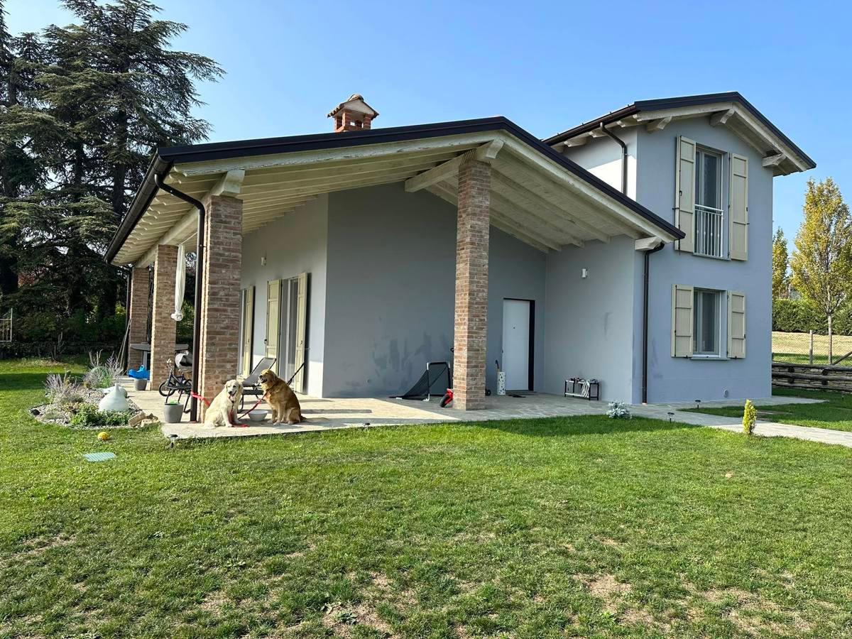 Villa in vendita a Castana