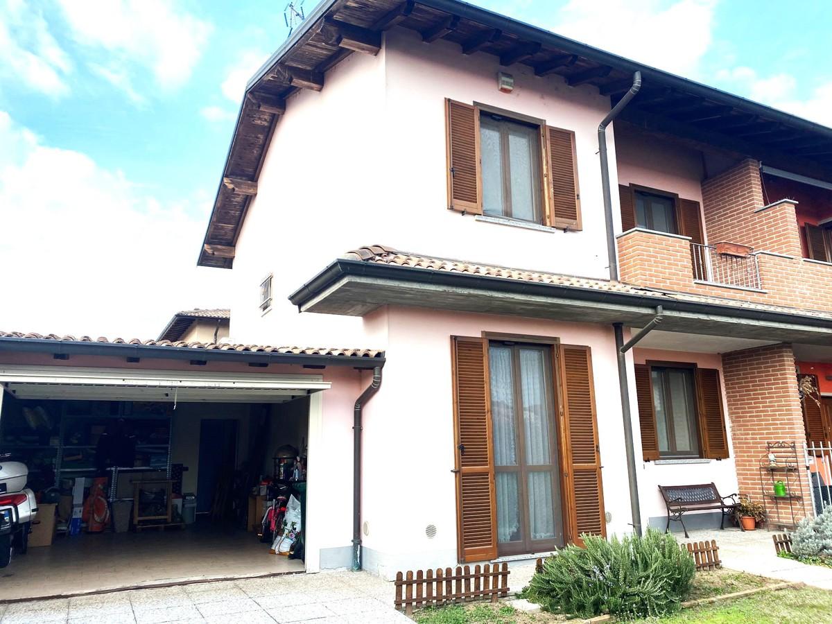 Casa indipendente in vendita a Dorno