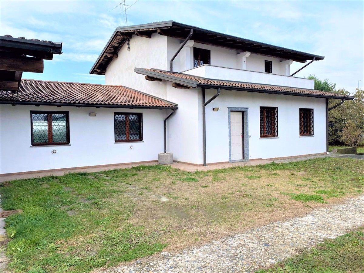 Casa indipendente in vendita a Dorno