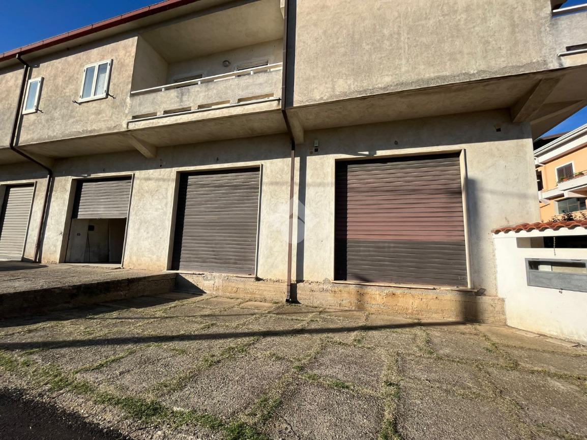 Magazzino in affitto a Rende