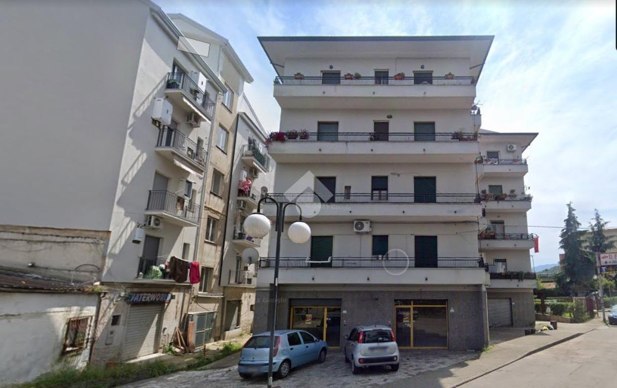 Negozio in affitto a Rende