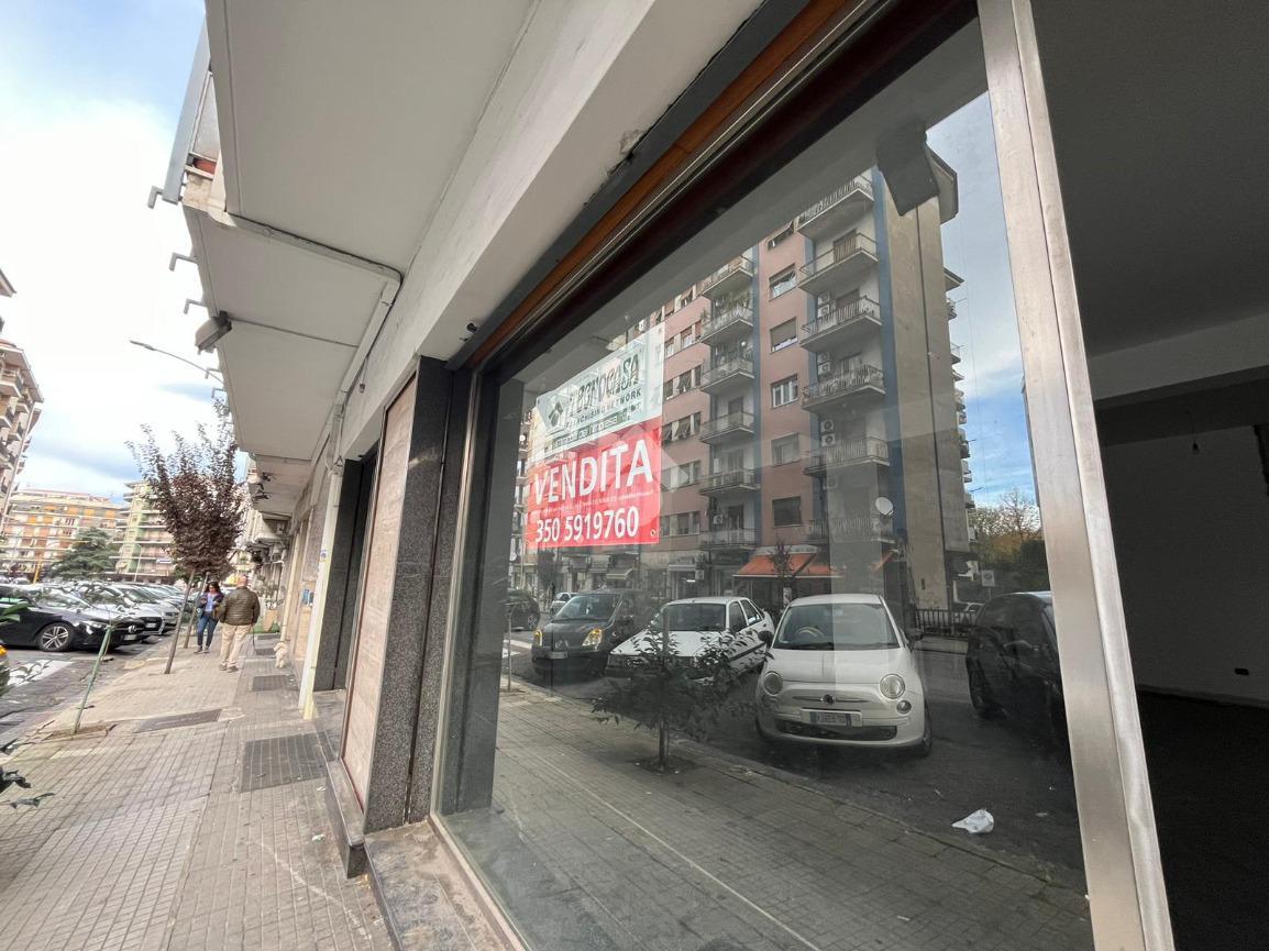 Negozio in vendita a Cosenza