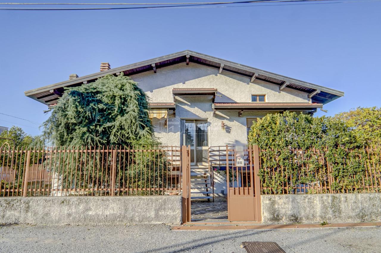 Villa in vendita a Sumirago