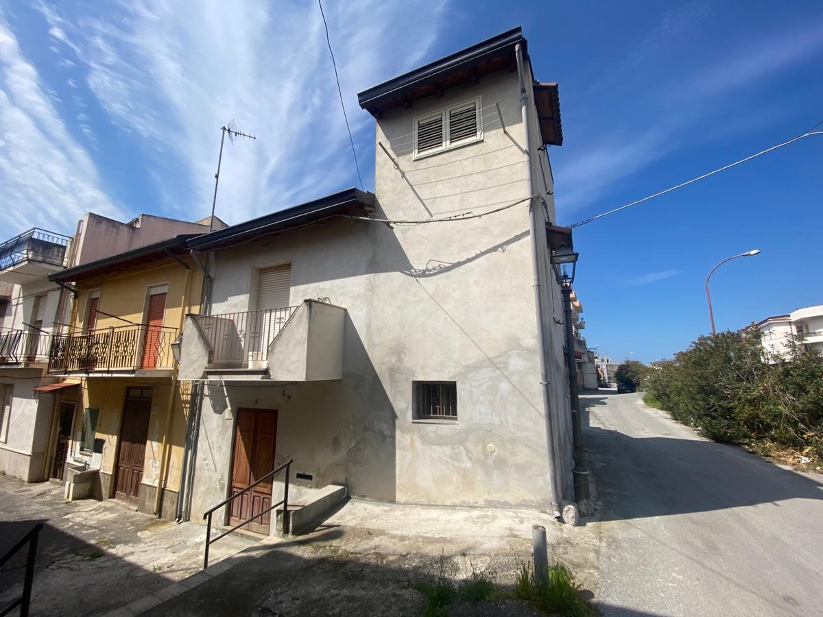 Casa indipendente in vendita a Barcellona Pozzo Di Gotto
