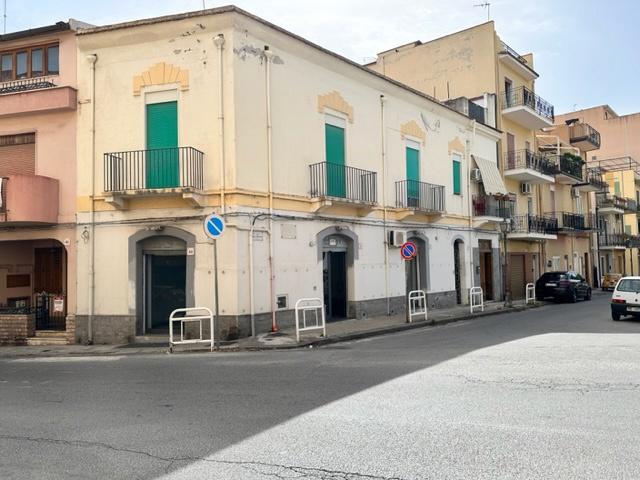 Negozio in affitto a Barcellona Pozzo Di Gotto