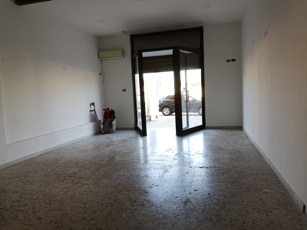 Negozio in affitto a Siracusa