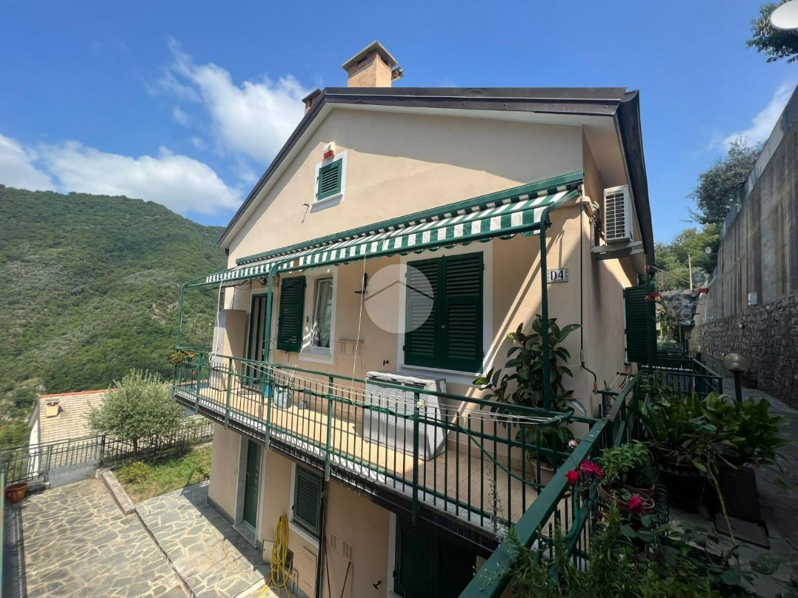 Villa in vendita a Avegno