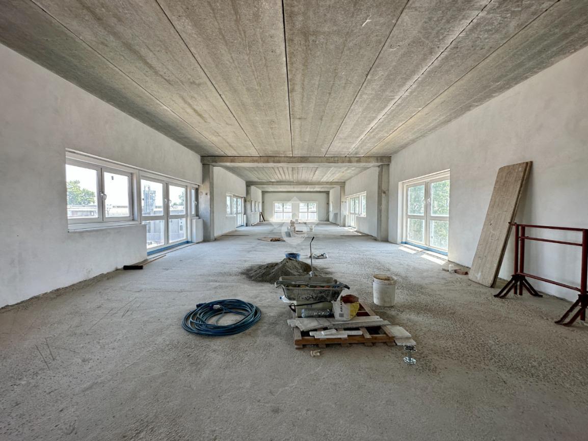 Ufficio in vendita a Cascina