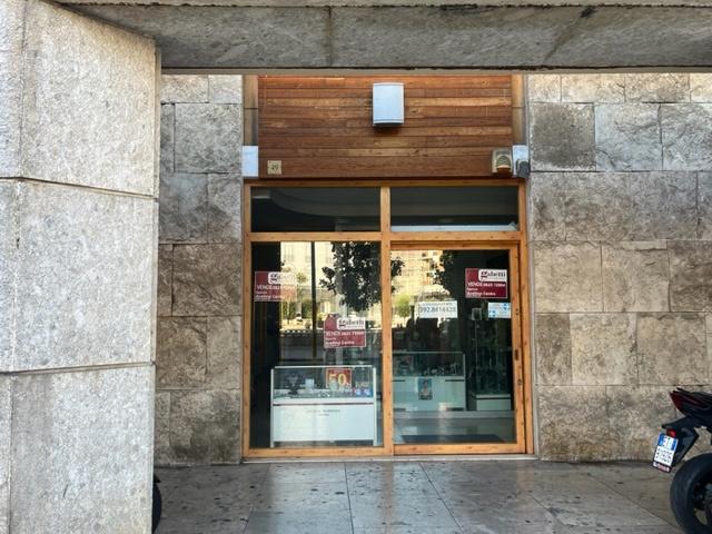 Negozio in vendita a Avellino