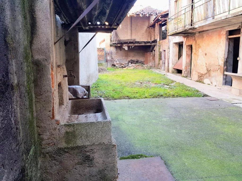 Casale in vendita a Ciserano
