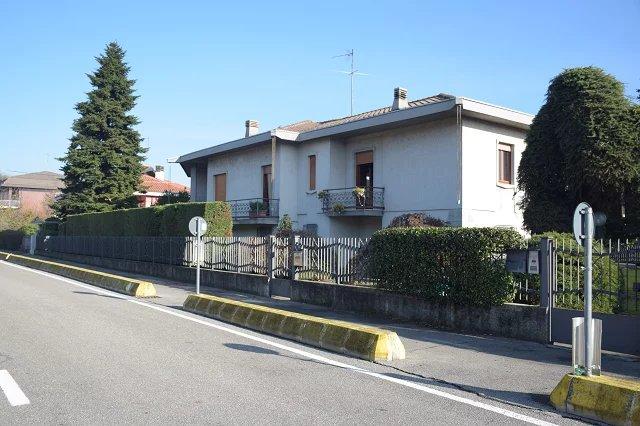 Villa in vendita a Pontirolo Nuovo