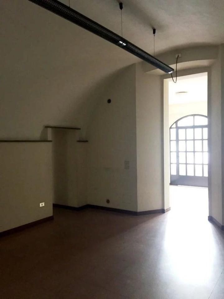 Negozio in vendita a Vaprio D'Adda