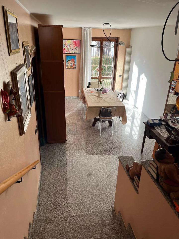 Villa in vendita a Pessano Con Bornago