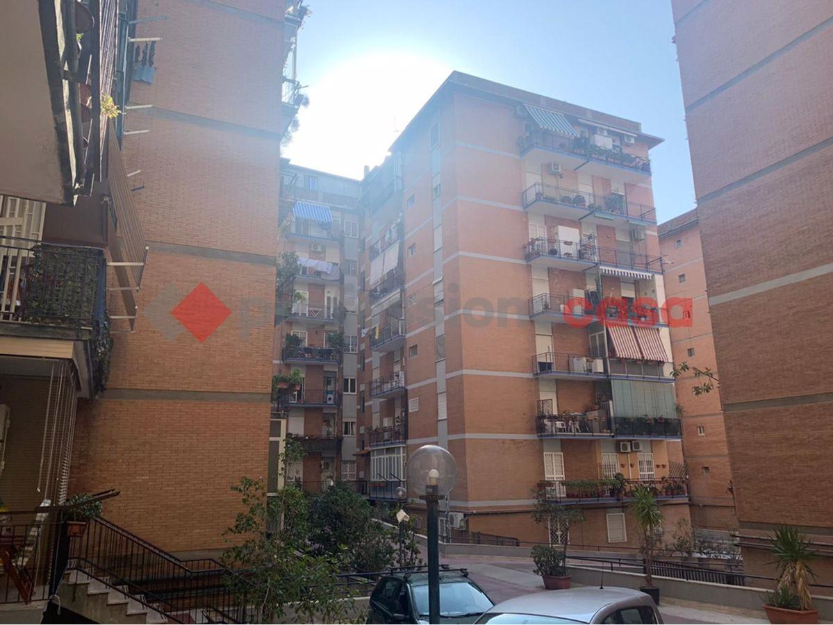 Appartamento in vendita a Napoli