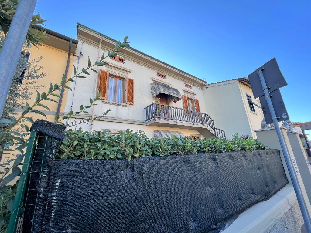 Casa indipendente in vendita a Campi Bisenzio
