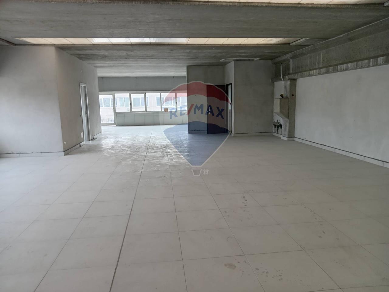 Negozio in vendita a Muggiò