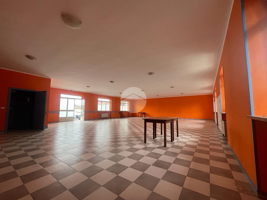 Negozio in affitto a Bagnolo Piemonte