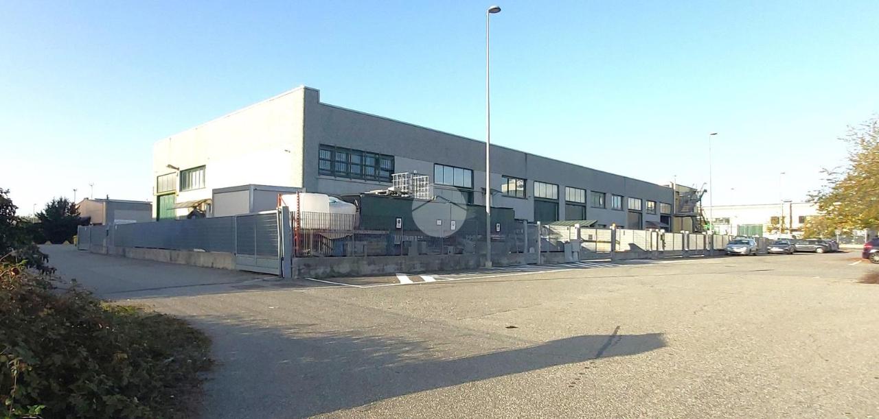 Capannone in vendita a Volpiano